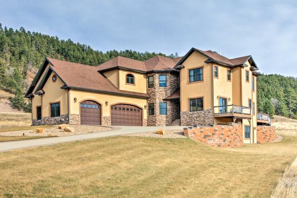 Sturgis Vacation Rental With Hot Tub And Game Room! - Deadwood, SD