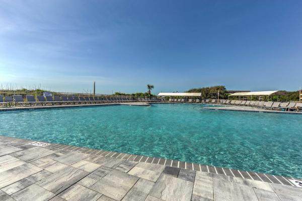 Coastal Condo With Balcony And Luxe Resort Amenities! - South Carolina