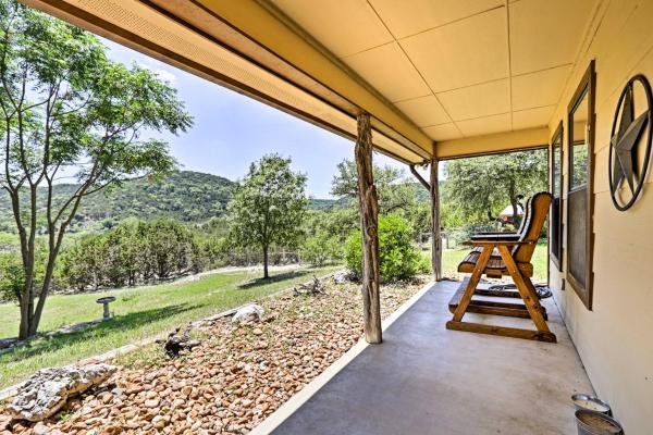 Cozy Medina Cottages W/ Patio & Mountain Views! - Kerrville, TX