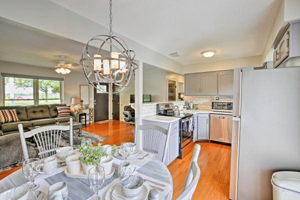 Modern Excelsior Springs Home With Deck And 3 Acres! - Watkins Woolen Mill State Park and State Historic Site, Lawson