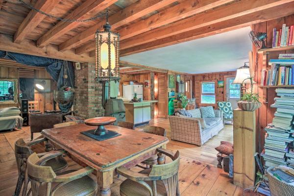 Berkshire Riverfront Ski Cabin: Close To Hiking! - The Berkshires, MA