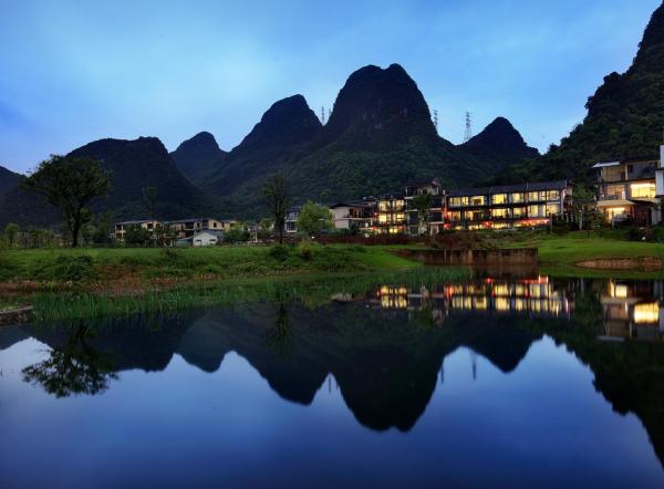 Secret Garden Lakefront Hotel 连住两晚享高铁站免费接站 - Guilin