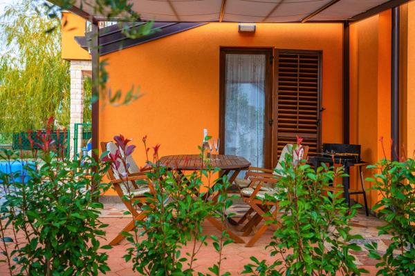 Apartment Oliva With Swimming Pool - Funtana