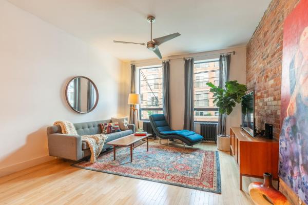 Gorgeous Park House W Parking On Queen West - Toronto