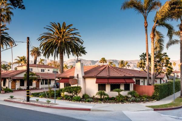 Beach Bungalow With Kitchen And Steps To The Sand - Santa Barbara, CA