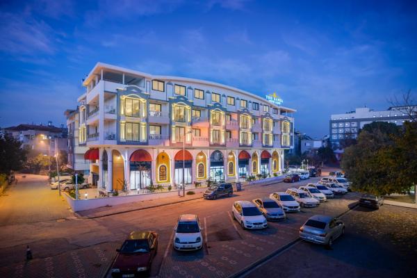 The Sansa Hotel & Spa - Side
