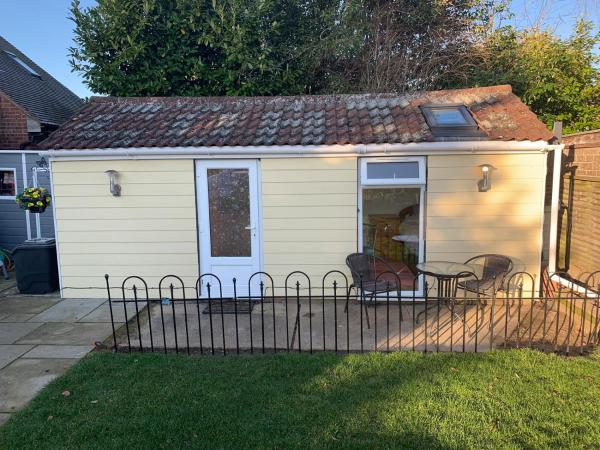 Cosy 1 Bed Garden Annexe - 콜체스터