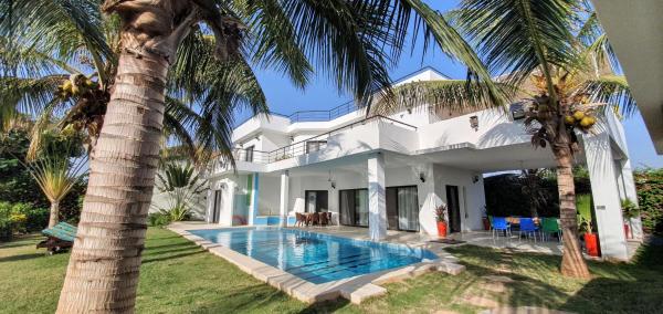La Maison Blanche à Ngaparou, Splendide Villa Contemporaine - Sénégal