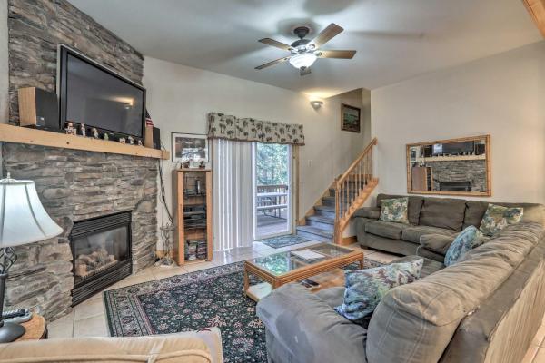 Carnelian Bay Home With Hot Tub Near Tahoe Skiing - タホー湖