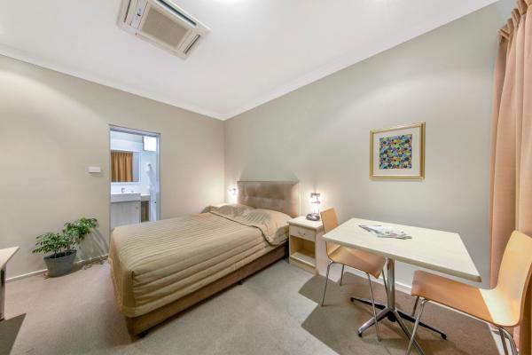 Cessnock Motel - Standard Queen Room - Cessnock