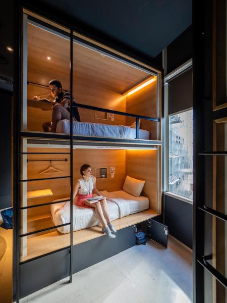 Single Pod Front Entry- Mixed - Bukit Bintang