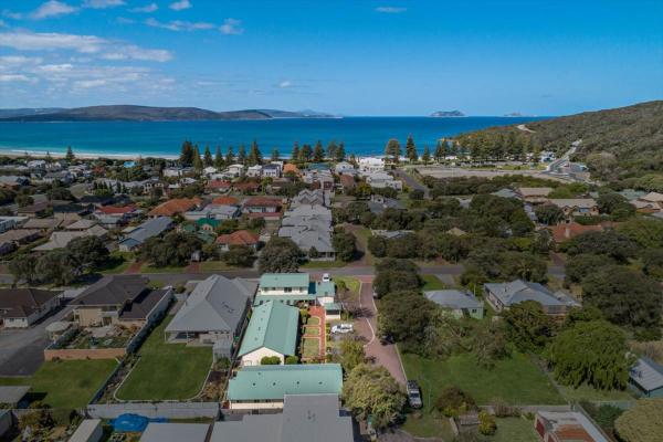 Dolphin Lodge - 3 Bedroom King Bed Spa Fully Self Contained - Albany