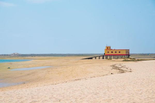 Cozy Fuseta Townhouse With Terrace Roof Solarium, 5min To Beach - Faro District