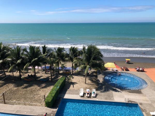 Departamentos Frente Al Mar En Resort Playa Azul-tonsupa - Ecuador