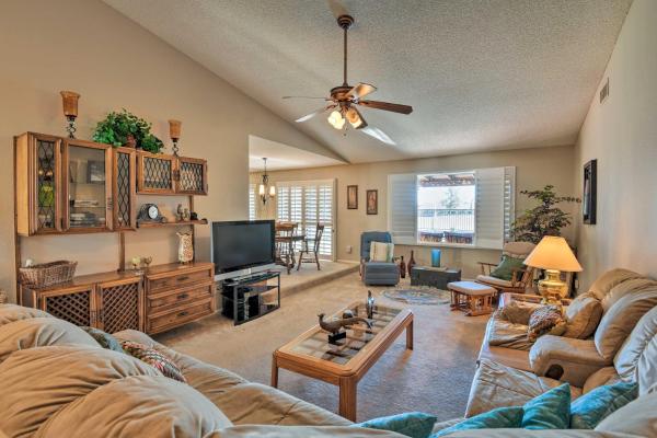 Golf, Hike & Suntan: Mesa Family Home W/ Yard - Mesa, AZ