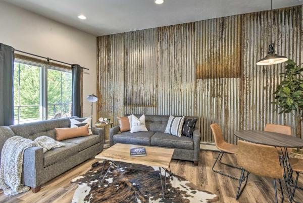 Elkhart Lake Townhome, Mins To Road America! - Elkhart Lake, WI