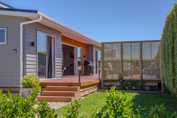 27 Tuscan - Martinborough