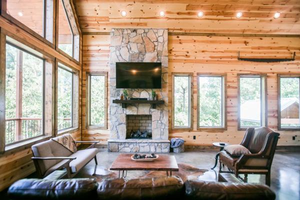 Pinot In The Pines Cabin - Broken Bow, OK
