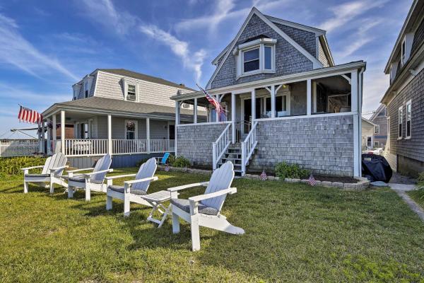 Oceanfront Cape Cod Home With Porch, Yard And Grill! - Massachusetts