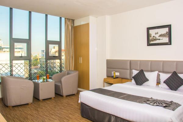 Botahtaung Hotel - Yangon