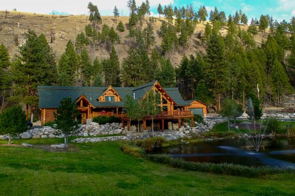 Custom Bitterroot Valley Cabin With Hot Tub And Views! - Montana