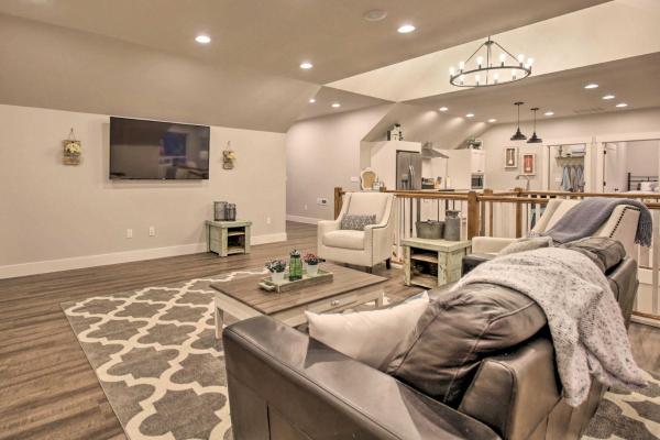 Chic Farmhouse With Creek In Heart Of Wine Country! - Oregon