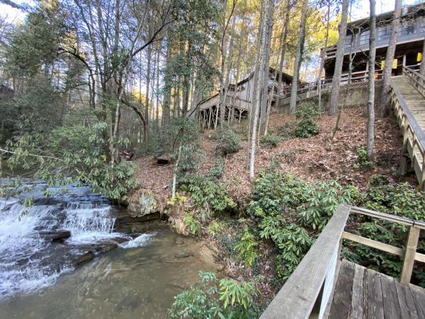 Cascades Inn - Clayton, GA