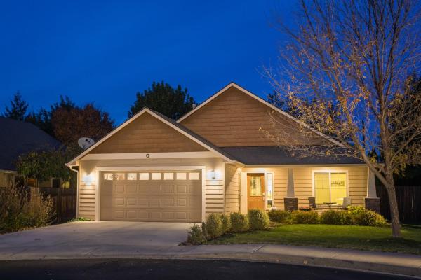 Charming Wine Country Retreat! 4 Bedroom 2 Bath - Walla Walla, WA