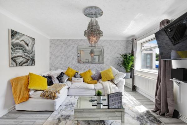 The Spacious Gem House Kent With Parking - Essex