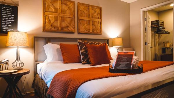 Playpark Lodge ※ Newly Renovated King Suite - South Lake Tahoe, CA