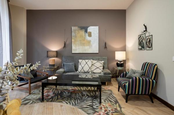 De La Guardia Suite 2 - Oviedo