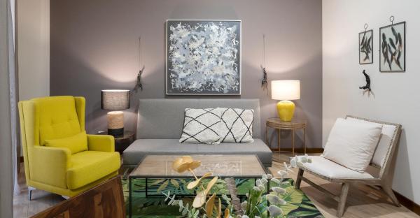 De La Guardia Suite 1 - Spain