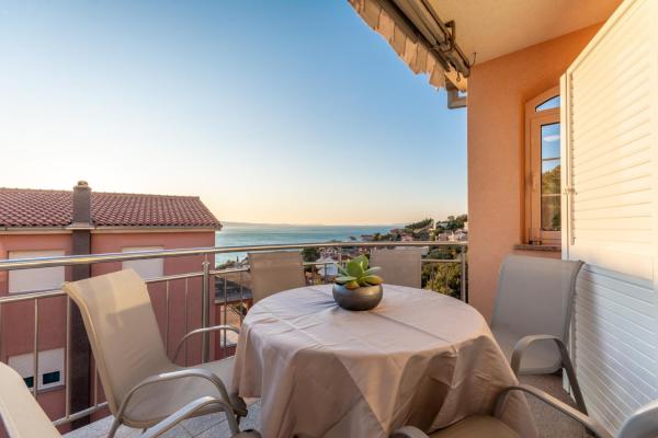 Family-friendly Apartments With Swimming Pool Stanici, Omis - 18676 - Omiš