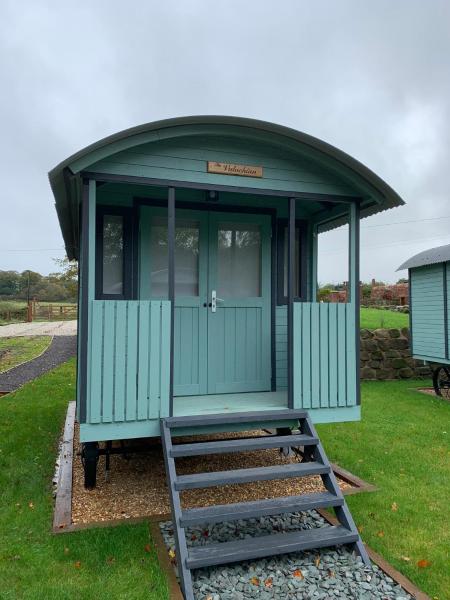 Glamping At Holly Grove Farm - Staffordshire