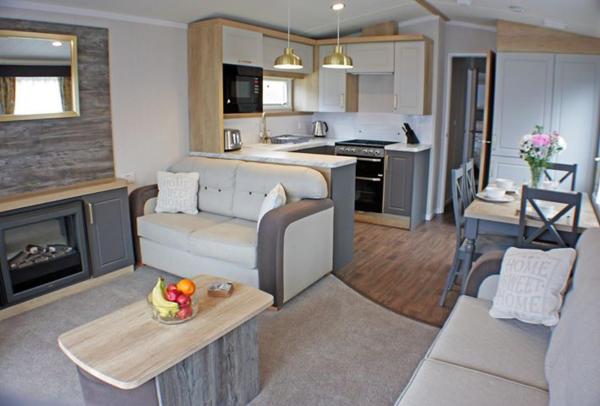 The Royal Clovelly Caravan With Sea Views - Westward Ho!