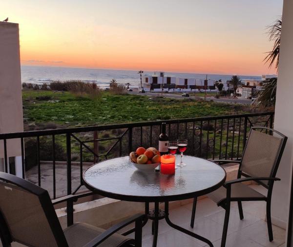 Lighthouse Beach Apartment - Paphos