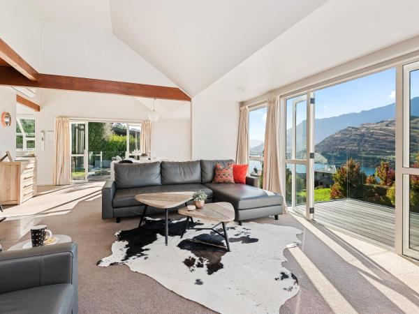 Wakatipu Views - Queenstown Holiday Home -