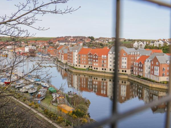 Whitby Harbour Retreat - 휘트비