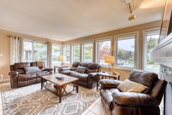 Roomy, Mountain-side Condo At Cachet Crossing - Near Skiing - Thornbury