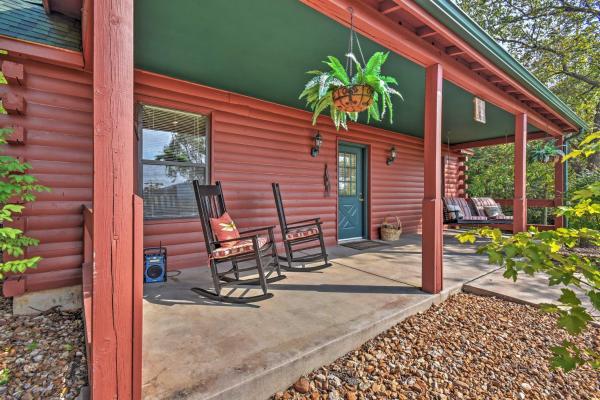 Hillside Cabin On 43 Acres With Private Lake And View! - Defiance Ridge Vineyards, Defiance