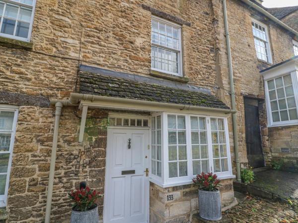 Dolphin House - Burford, UK