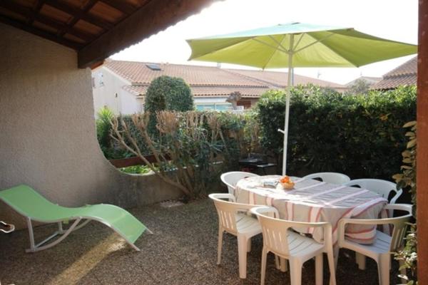 Belle Villa 5 Couchages Terrasse Parking Dans Résidence Sécurisée Piscine Commune 400m De La Mer Lrjp16 - Vias