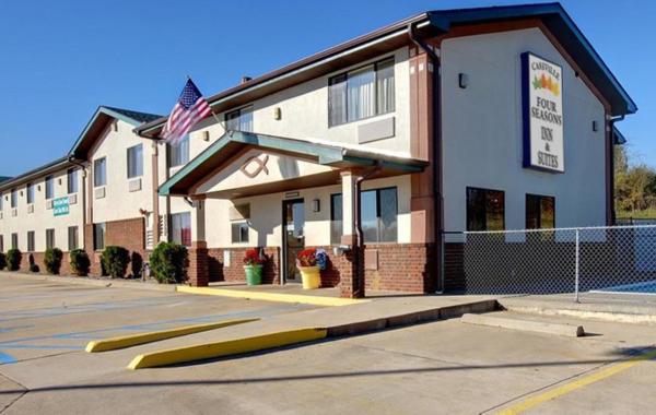 Cassville Four Seasons Inn & Suites - Table Rock Lake