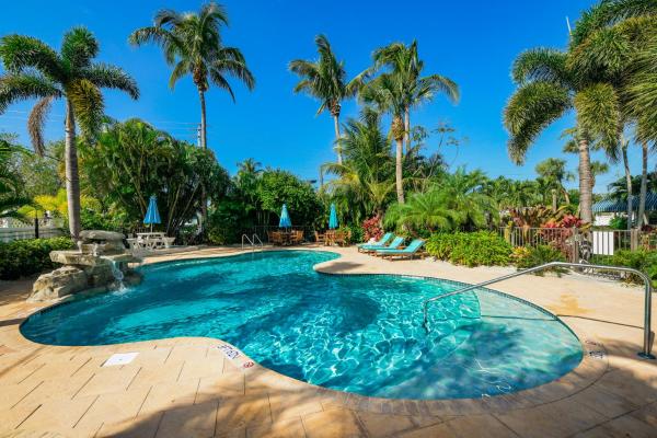 Tropical Breeze Resort - Siesta Key, FL