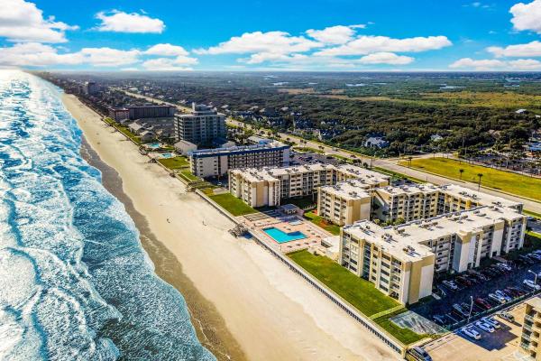 Castle Reef Condos - New Smyrna Beach, FL