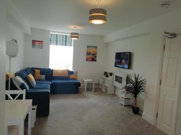 Rhodri Apartment With Sea Views And Sun Terrace - Holyhead