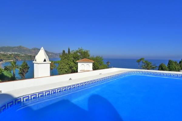 Carabeo 99 - Sleeps 4 - Nerja