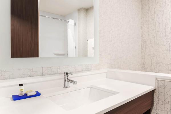 Holiday Inn Express & Suites Chicago O'hare Airport By Ihg - Arlington Heights, IL