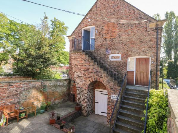 2 Rodgers Mews - Malton