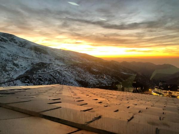Al Lado De La Plaza - Sierra Nevada